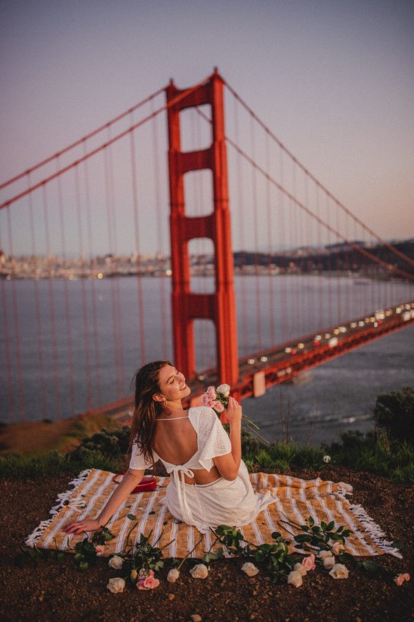 Sitting Poses for Photos: How to Pose Sitting Down - Dana Berez