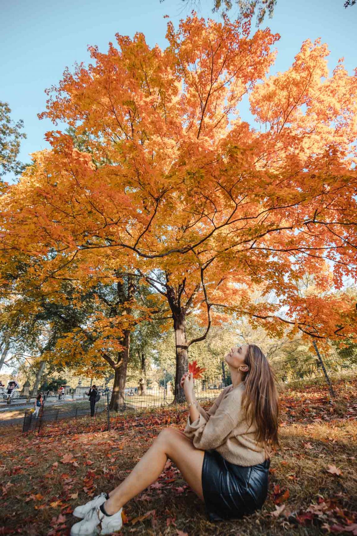 31 Fall Photoshoot Ideas for Instagram - Dana Berez
