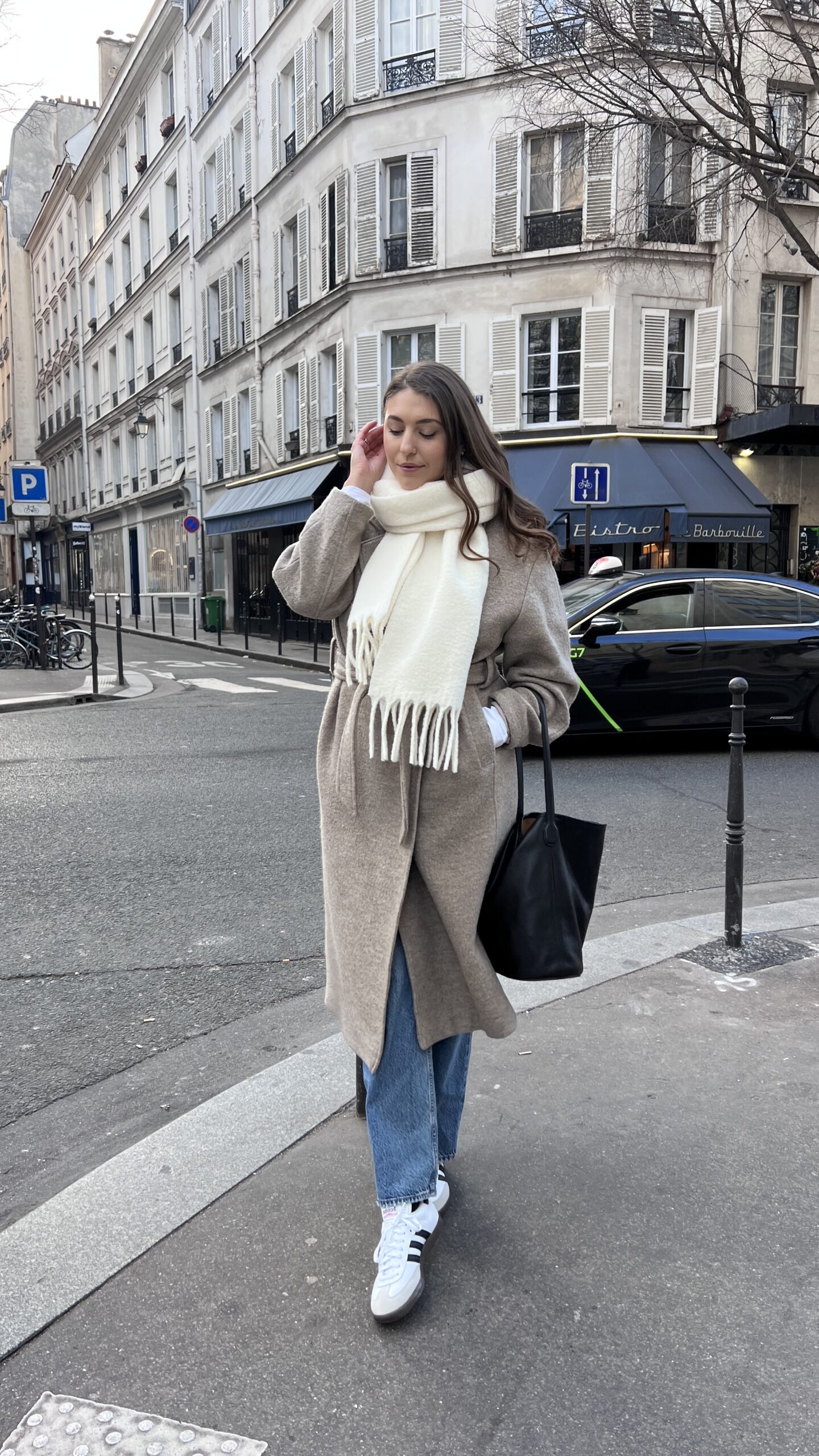 21 Chic Paris Outfits to wear By Season - Dana Berez